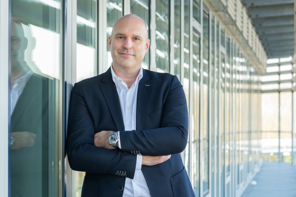 Michael Rabbe neuer GF bei Epson Deutschland - AV-views